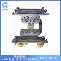 China Manual Hand Driven 16G Flat Knitting Machine 36 40 42 Inch Width Latch Needle for sale