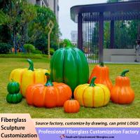 China Customized Resin Fruit Statue Outdoor Decorative Fiberglass Strawberry Sculpture for sale