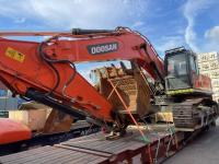 China Doosan DX380 38-ton Class Large Hydraulic Excavator For Large-scale Construction Projects And Mining Operations for sale