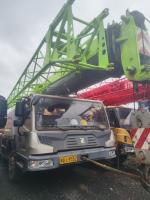 China Zoomlion Truck Crane ZTC550H562, with a lifting capacity of 55 tons. for sale