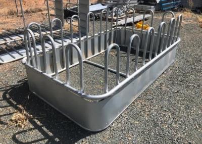 China Corrosion Proof Cattle Big Square Bale Feeder 2.8x1.4x1.3m for sale