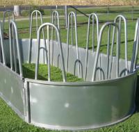 China Galvanized Steel 1.8m 1.9m Round Cattle Hay Feeders Metal Horse Feeder antirust for sale