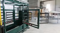 China Livestock Equipment Cattle Squeeze Chute Premium Automatic Vet Crush With Chin Support for sale
