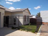 China 1.8m Tall Tubular Steel Gate , Fadeless 4 Rail Fencing for sale