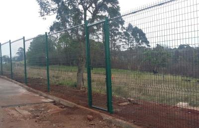 China OEM Black 10ft High Welded Wire Mesh Fencing Clear View for sale