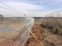 China 2m Width Security Perimeter Fence , Iron Wire 6ft Tall Fence Panels for sale