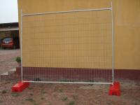 China H2100mm Temporary Pedestrian Fencing , W2400mm Moveable Fence Panels for sale