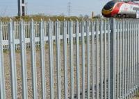 China D Section Palisade Fence Panels , 9ft Length Backyard Metal Fencing for sale