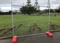 China As 4687-2007 Standard 42 Microns Hdg Portable Fencing Panels 210cm X 240cm for sale