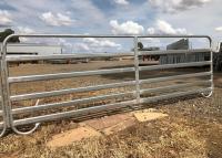 China 2.9 Metres Long Rail Hdg Heavy Duty Cattle Panel 25nb X 1.8 Wall Portable for Sheep Yard for sale