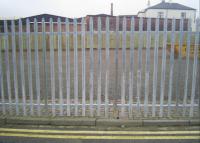 China 1.8m High Steel Palisade Fencing Commercial Metal Galvanized for sale