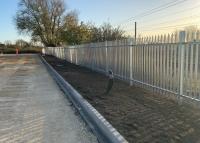 China 1.8m X 2.75m Galvanised Steel Palisade Fencing Imposing Appearance Round And Notched for sale