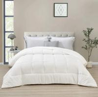 China 85gsm Mircofiber Warm White Comforter Hypoallergenic All Seasons Microfibre Duvet for sale