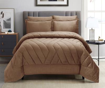 China Quilted Pattern Crystal Velvet Fiber Filling Winter Comforter Set 220x240cm 240x260cm for sale