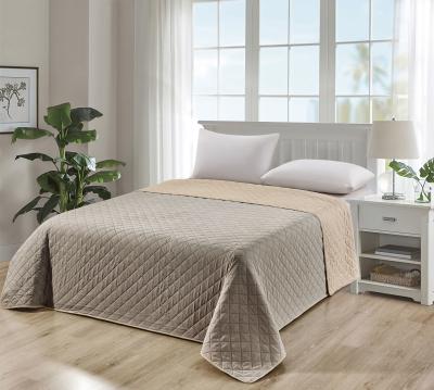 China Soft Hypoallergenic Reversible Quilted Bed Spread in Geometric Ultrasonic for sale