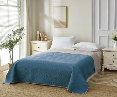 China Luxurious Reversible Polyester Ultrasonic Bedspread Hypoallergenic With Custom Colors for sale