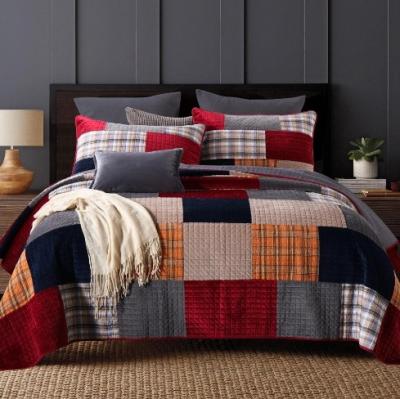 China Holland Velvet Yarn Dyed Fabric Handmade Patchwork Quilted Bedspread Christmas Decorative Bed Cover Embroidery for sale