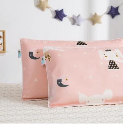 China 100% Cotton Soft Breathable Newborn Sleeping Pillow Customized Colors for sale