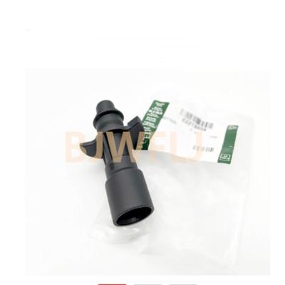 China Land Rover 4 Water Pump-Oil Cooler Pipe LR028136 Made by Professional with Steel Material for sale