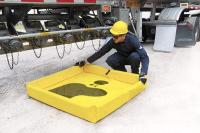 China Collapsible Spill Containment Berm with Foam Wall - 15cm to 30cm Height, 54L to 10800L Capacity for Fuel Leakage Control for sale