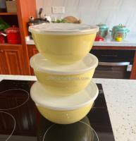China 0.5mm Thickness Enamel Mixing Bowl Set 3PCS Enamelware Bowls With Plastic Lid OEM Logo for sale