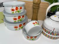 China Colorful Iron 5 PCS Hand Painted Enamel Storage Bowl Set With Lid Classical Style for sale