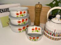 China Colorful Iron 5 PCS Hand Painted Enamel Storage Bowl Set With Lid Classical Style for sale
