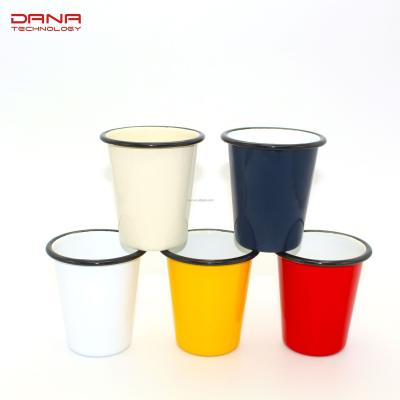 China Lightweight Custom Enamel Cups 12 Oz Enamel Tumbler Mug Colorful Rim Custom Logo for sale