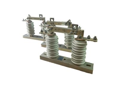 China Single Phase High Voltage Isolator Switch Porcelain Outdoor Vacuum Circuit Breaker 1250A 12kV For Substation for sale