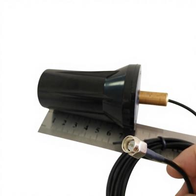 China Long Range Outdoor 4G LTE Omni Antenna 6dBi High Gain Screw Mount with Bracket for Vehicle Truck for sale