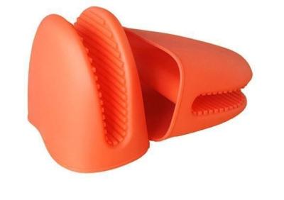 China Custom Anti Scald Sustainable 11cm Silicone Mini Oven Mitts for sale