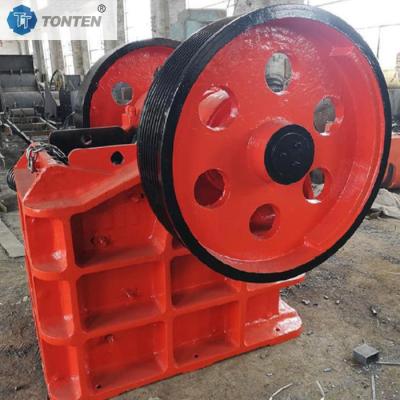 China Top Sale Portable Diesel Jaw Crusher Machine For Stone Rock Gold Ore Crushing for sale
