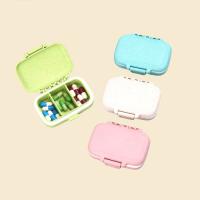 China Portable 3 Compartment Pill Box Organizer Food Grade Plastic Wheat Straw Travel Medicine Case 8x6.4x2.1cm for sale