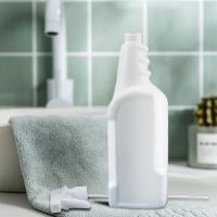 China Customize Logo Print Refillable 850ml HDPE Plastic White Cleaning Trigger  Spray Bottle for Home Garden Gym for sale