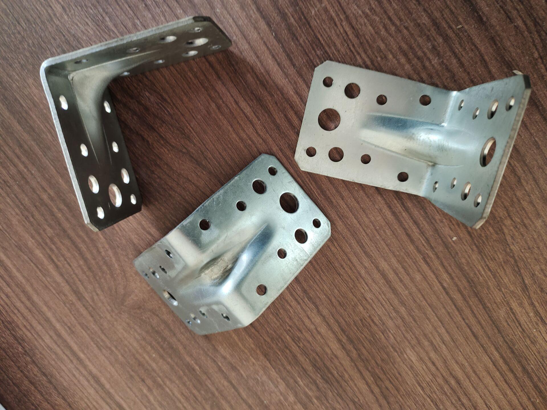 Heavy-Duty Silver Galvanised Angle Wood Connector with Beading Hole Angled Construction Angle Bracket