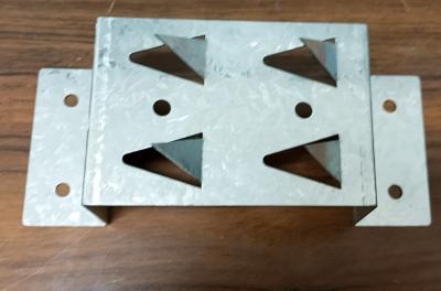 China Acoustical Corner Impaling Clips, Silver Metal Mounting Brackets for Acoustic Panels, Wall Soundproofing Installation Hardware for sale