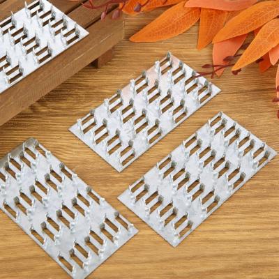 China Staggered Tooth Metal Plates For Industrial Machinery for sale