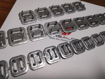 China Foil Fix Clip Z275 Galvanized Steel for Timber Framing in 21mm & 28mm Sizes Corrosion Resistant for sale