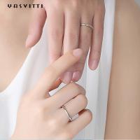 China 0.21cm 0.07oz Mobius Wedding Band S925 Sterling Silver Couple Rings SGS for sale