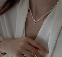 China 42cm Natural Freshwater Pearl Necklace 14.6g Chain With S925 Silver Pendant for sale