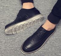 China Retro Breathable Leather Mens Brogue Sneakers Stitched Reinforced for sale