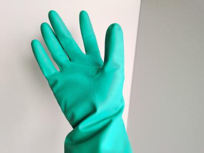 China 11mil Heavy Duty Chemical Protective Gloves Chemical Safety Gloves for sale