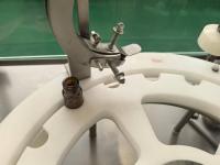 China Aseptic Gravimetric Powder Filling Machine for 10ml Vials 30-50 BPM ±1% Accuracy for sale