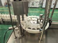 China Flexible Vial Filling Machine for Pediatric Syrups 30-500ml with 40-120 pcs/min Capacity and GMP Compliance for sale