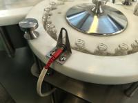 China Aseptic Gravimetric Powder Filling Machine for 10ml Vials 30-50 BPM ±1% Accuracy for sale