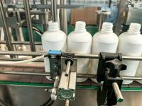 China Automatic Liquid Filling Machine 30-500ml Anti-Foaming Servo Dosing 2000-4000 BPH for sale