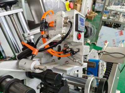China Semi Auto Round Bottle Labeling Machine 20-40 Bottles Per Min ±0.55mm Accuracy 30-200mm Diameter for sale