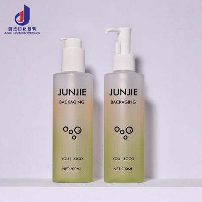China 2025 New Launch Product Plastic PET Frosted Green Bottle With Pump Sprayer for Body Lotion Oil 200ml for sale