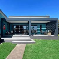 China Customizable Alloy 6063/6061 Aluminium Pergola with Adjustable Louvers and Shade Option for sale