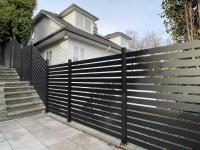 China Unassembled Assembly 8 Foot Aluminum Fence with Flat Noodles Size 100*16*1.2 mm for sale